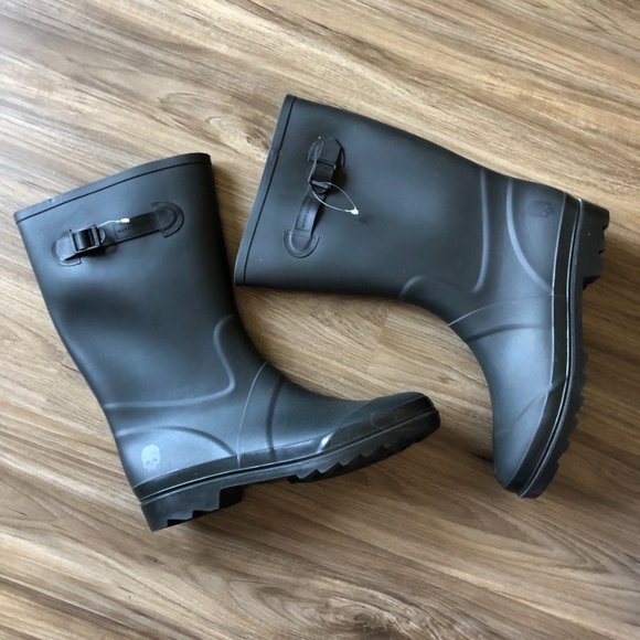 Marc Jacobs | Shoes | Marc Jacobs Black Matte Skull Logo Rain Boot ...